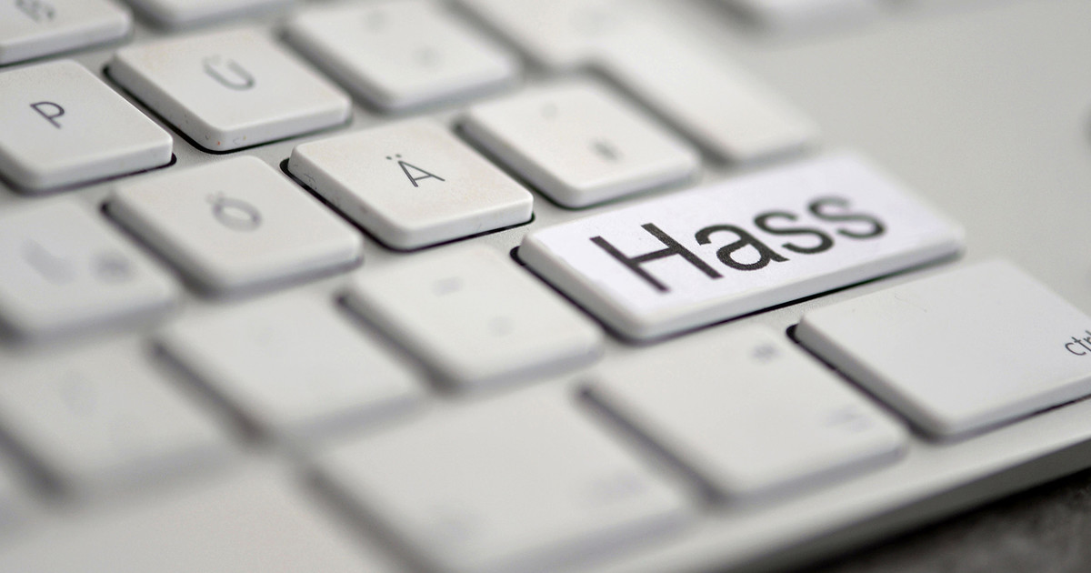 Viele junge Menschen von Hass im Netz betroffen | evangelisch.de