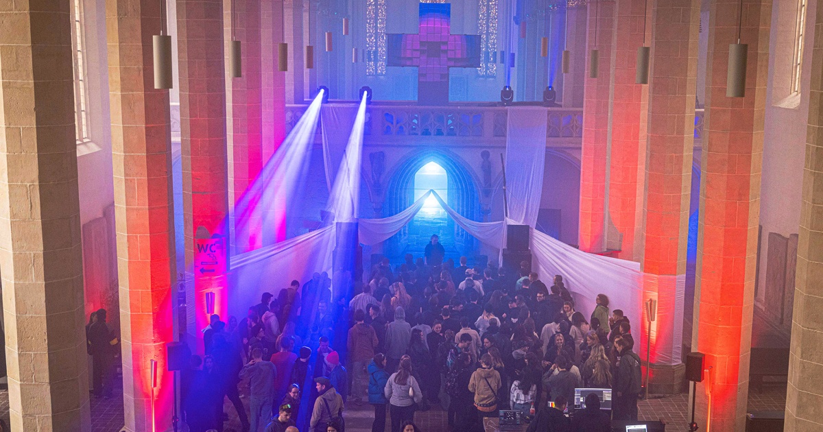 Erster Techno-Rave in Erfurter Predigerkirche | evangelisch.de