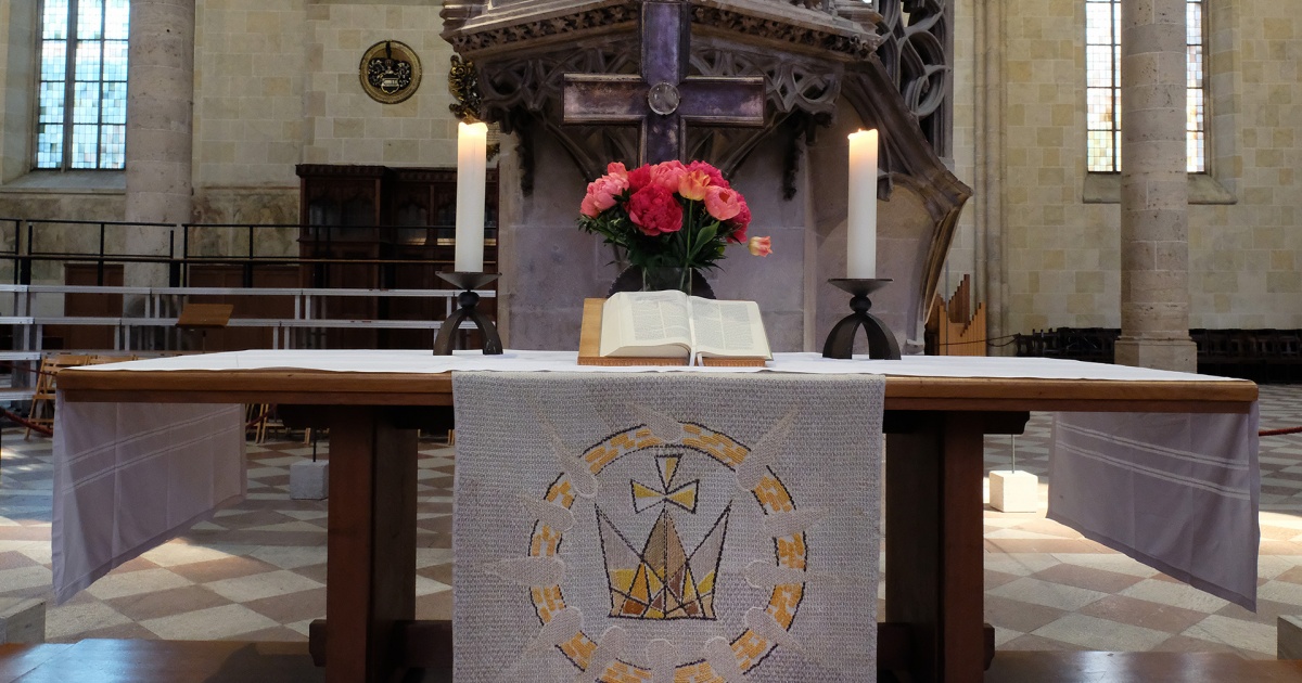Altar in der Kirche | Religionen Entdecken