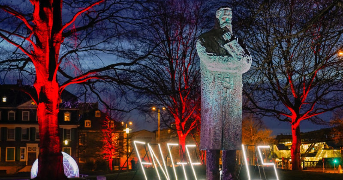 Zum 200. Geburtstag: Friedrich Engels wird Comic-Held | chrismon