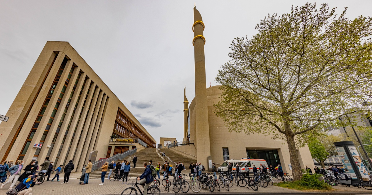 Spitzel-Vorwürfe und Förderung gestrichen | evangelisch.de