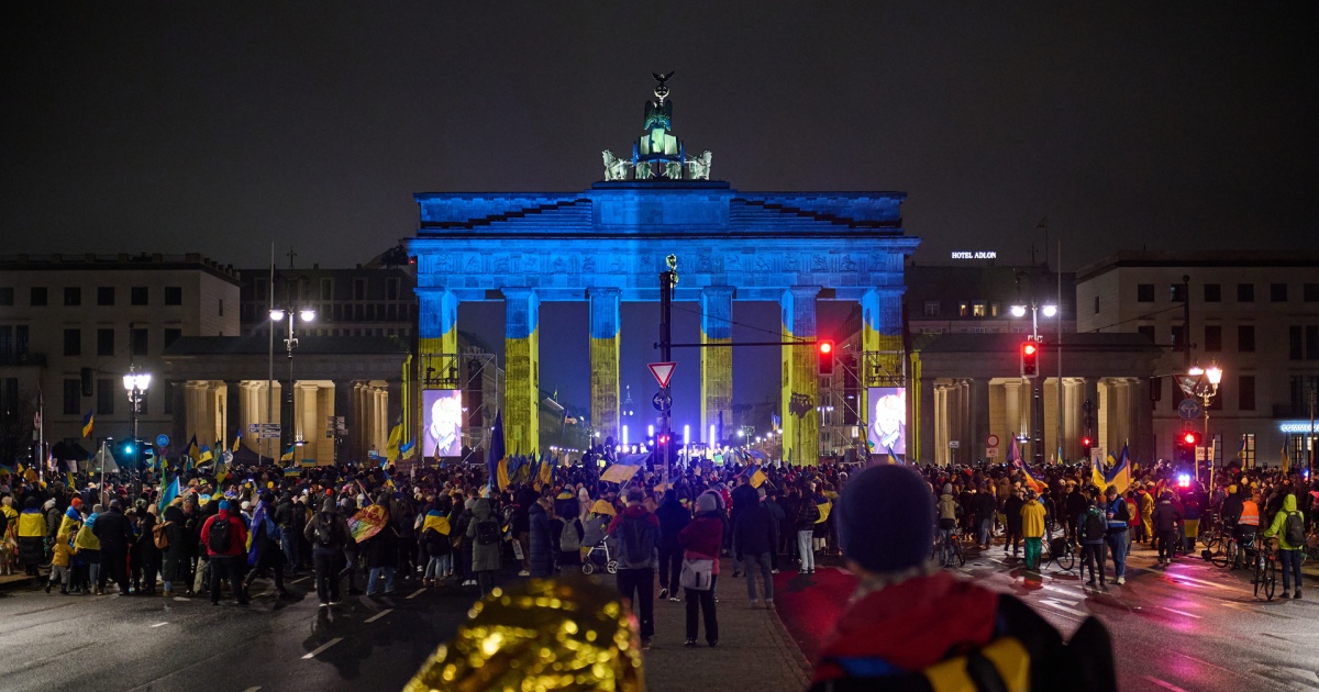 10.000 Menschen demonstrieren für Solidarität | evangelisch.de