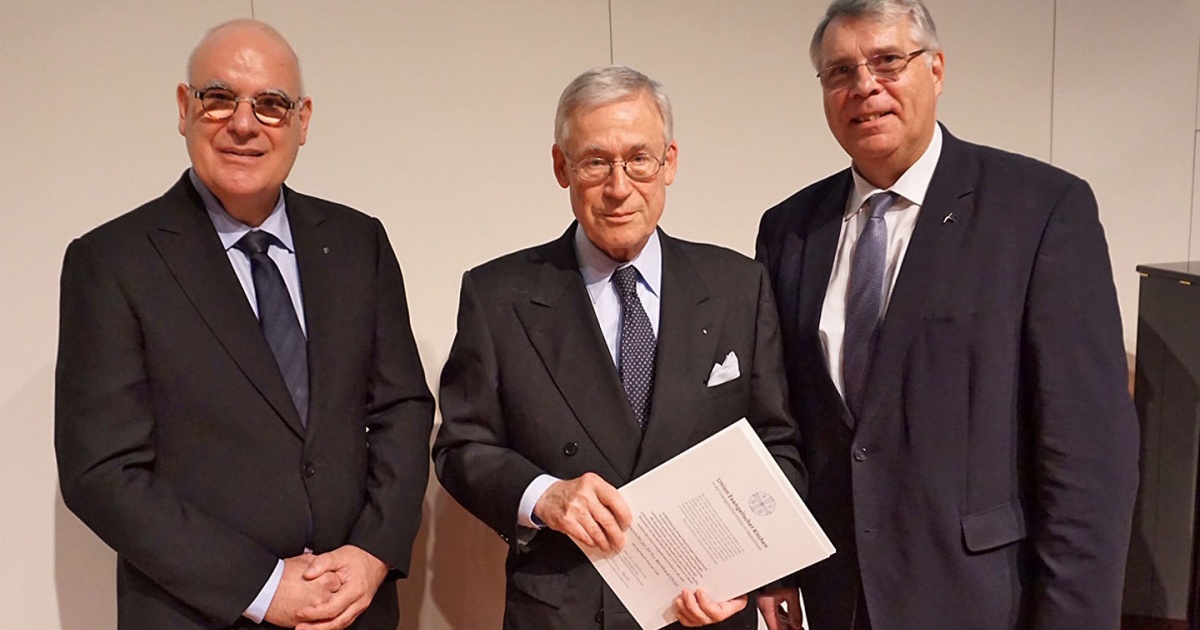 Karl-Barth-Preis an Schweizer Juristen Bernhard Christ verliehen ...