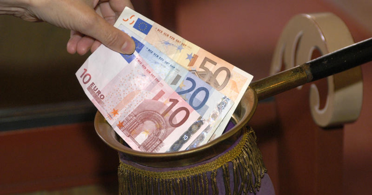 Kirchen wollen Teil der Osterkollekten für Notre-Dame spenden | chrismon