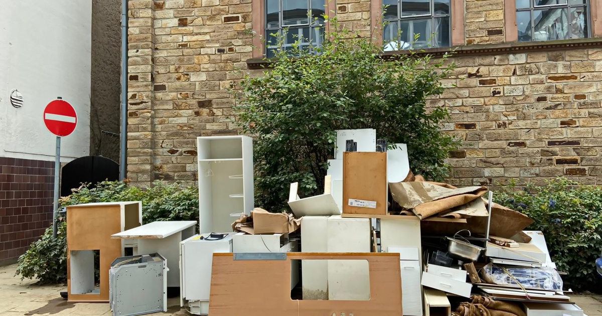 Thomas Rheindorf trifft eine Frau auf dem Friedhof Ahrweiler - zum ...