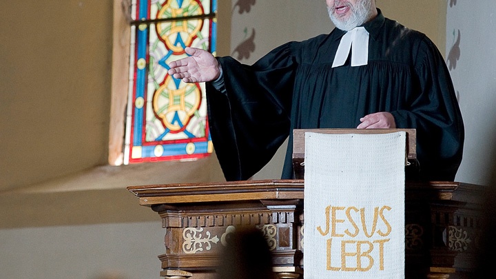 Späte Pfarrer: die zweite Karriere in der Kirche | evangelisch.de