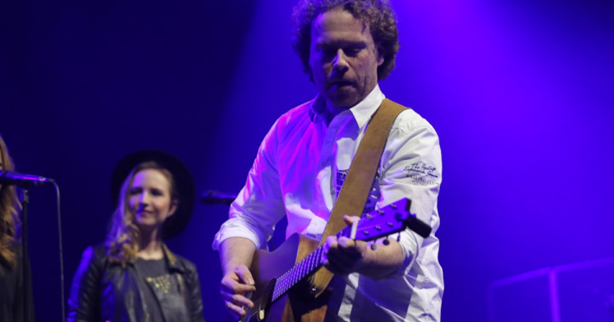 Tim Linde auf Kirchentour | evangelisch.de