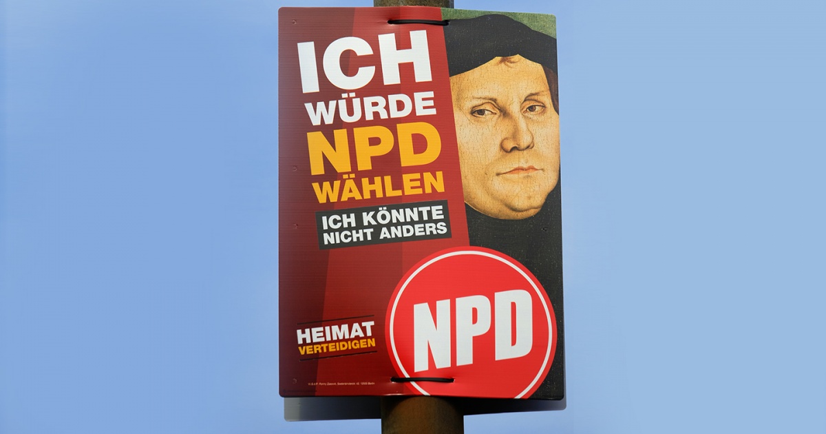 Kritik an NPD-Plakaten mit Luther | evangelisch.de